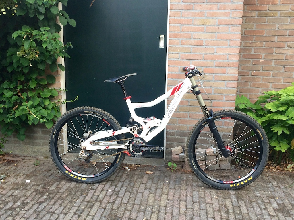 Custom Rocky Mountain Flatline Pro - Mountainbike.nl