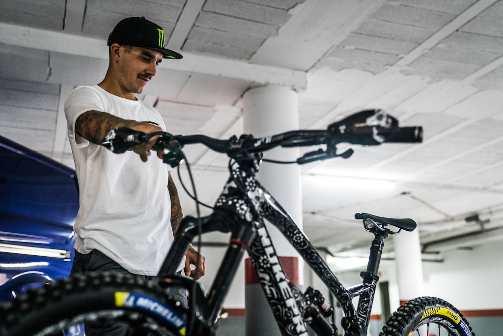 Sam Hill’s Custom 'Día de Muertos' Nukeproof Mega 275c - Pinkbike