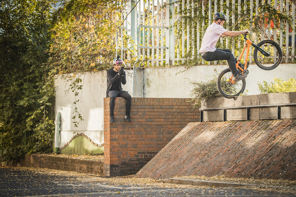 Video: Sam Pilgrim Gets Trials Lessons From Duncan Shaw on the Streets ...