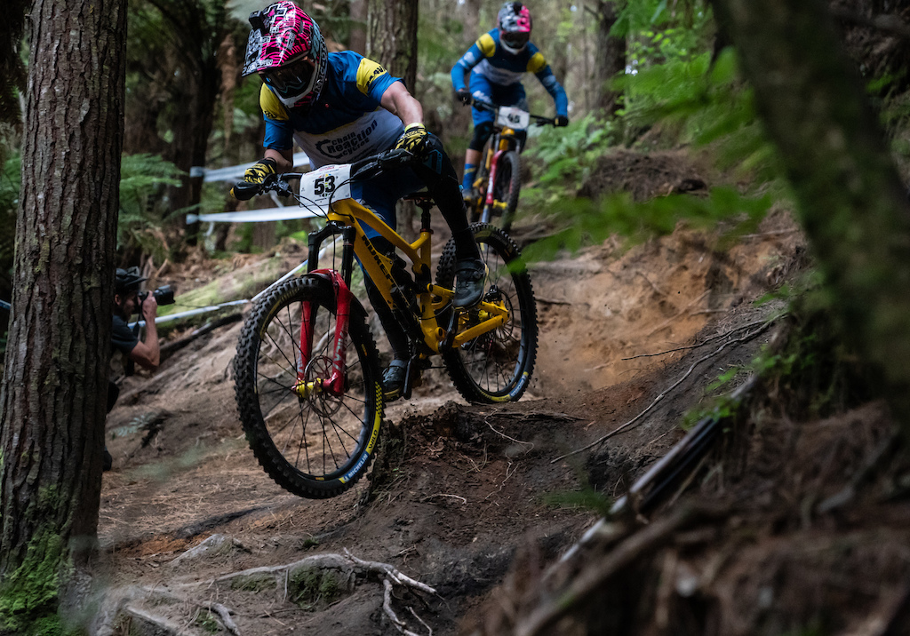 Video: Sam Hill & Team CRC Mavic Upbeat After Tough Start to EWS - Pinkbike