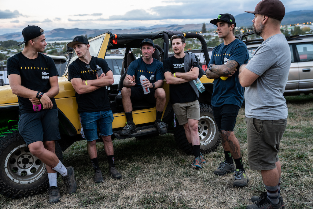 Video: Sam Hill & Team CRC Mavic Upbeat After Tough Start to EWS - Pinkbike