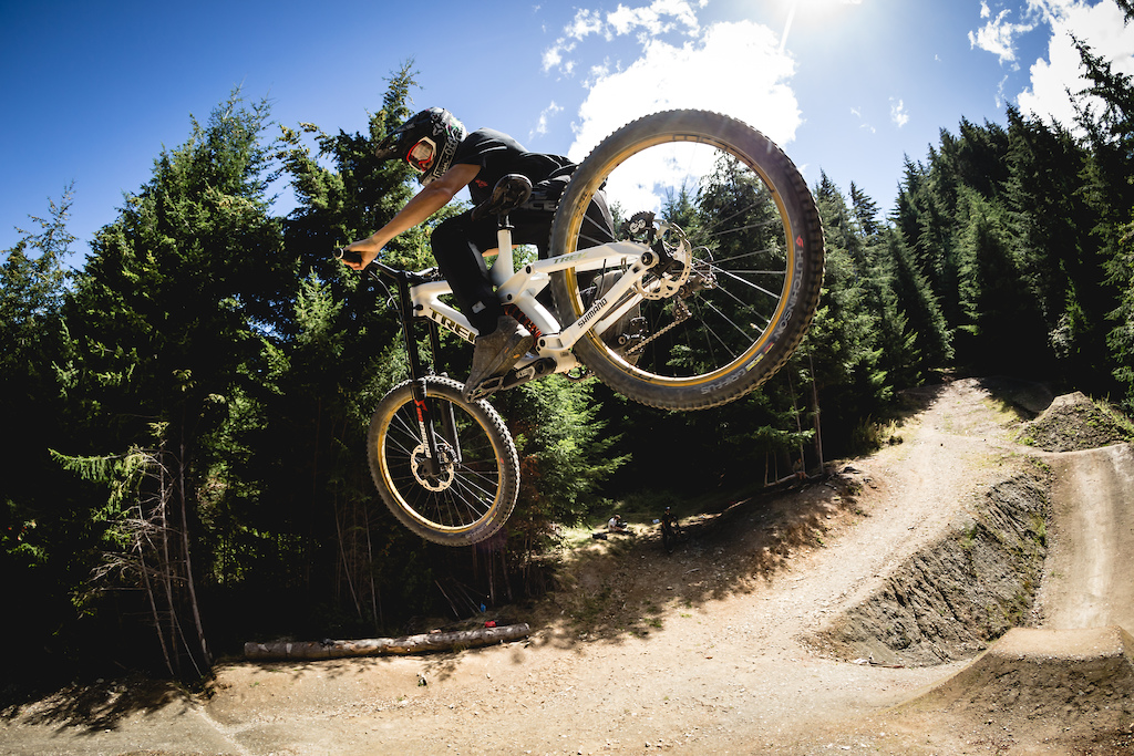 Video: Carson Storch & Reed Boggs Ride the New Hutchinson Griffus in ...