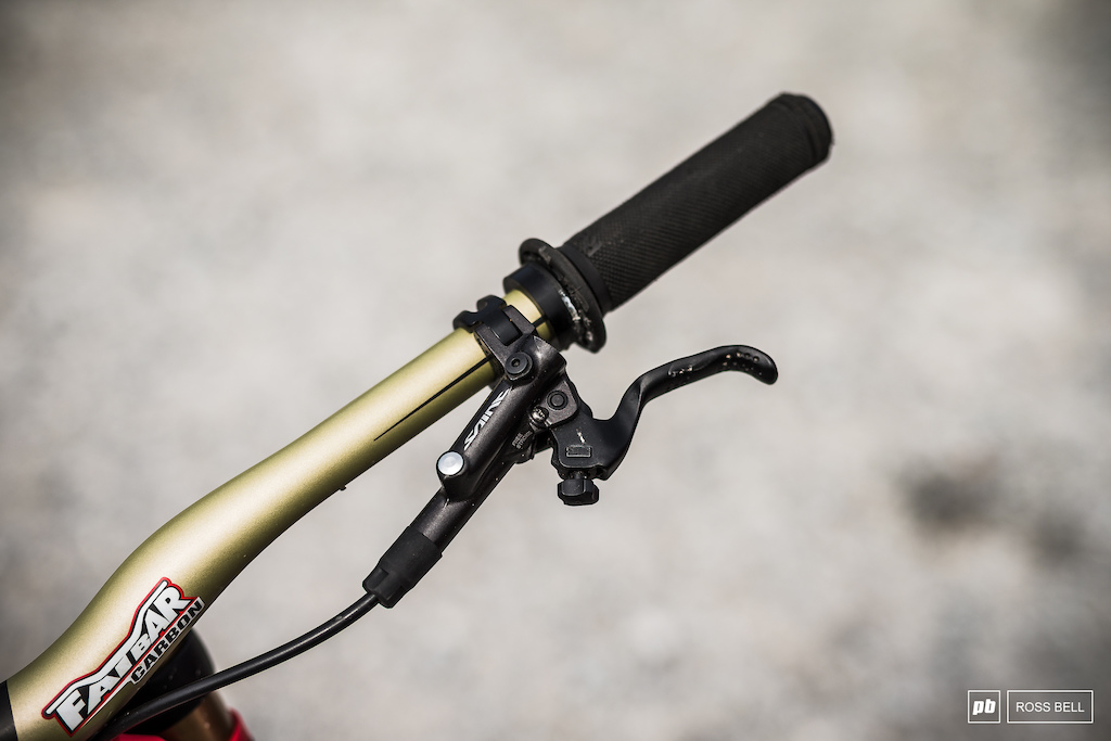 8 World Cup DH Racers' Cockpit Setups - British National Series Round 2 ...