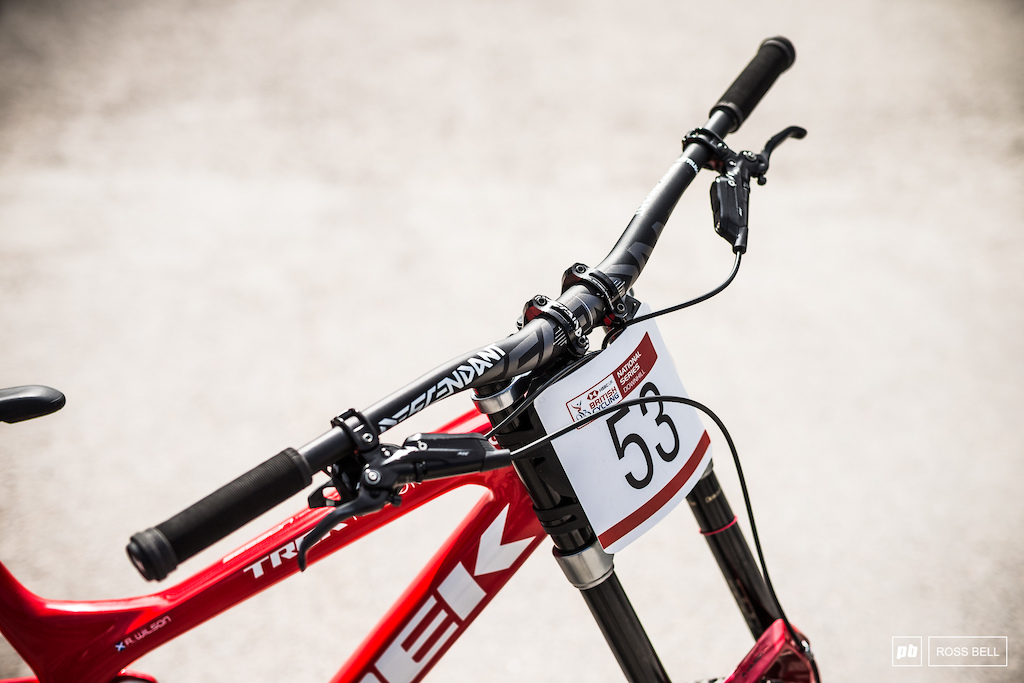 8 World Cup DH Racers' Cockpit Setups - British National Series Round 2 ...