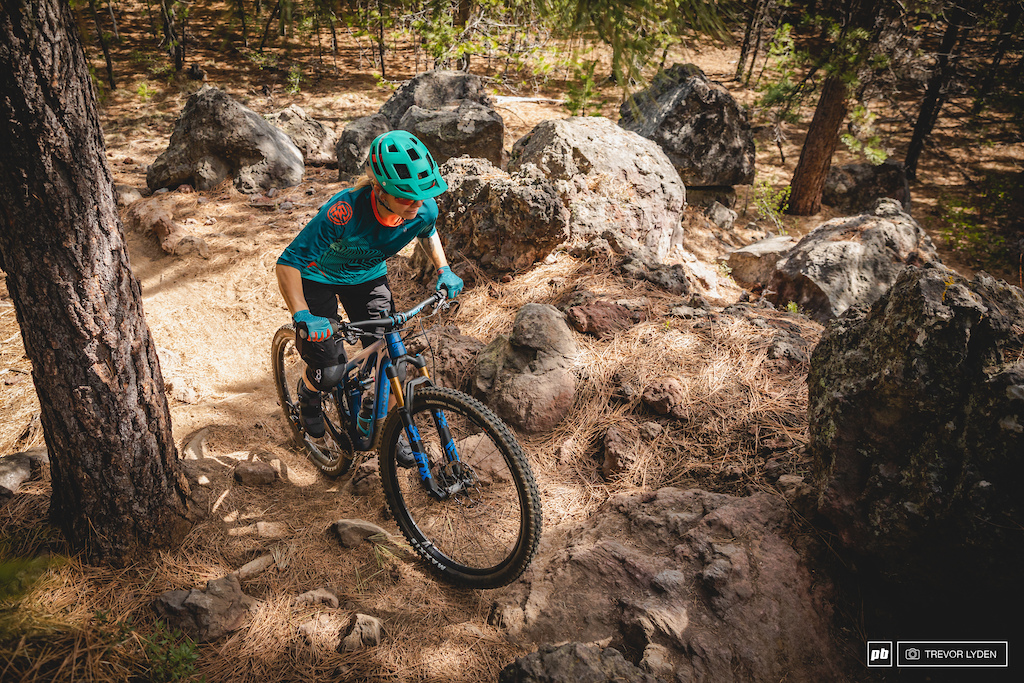 9 Women's Kits Tested - 2019 Summer Gear Guide - Pinkbike
