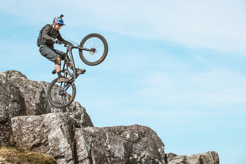 Video: Seaside Trials with Danny MacAskill - Pinkbike
