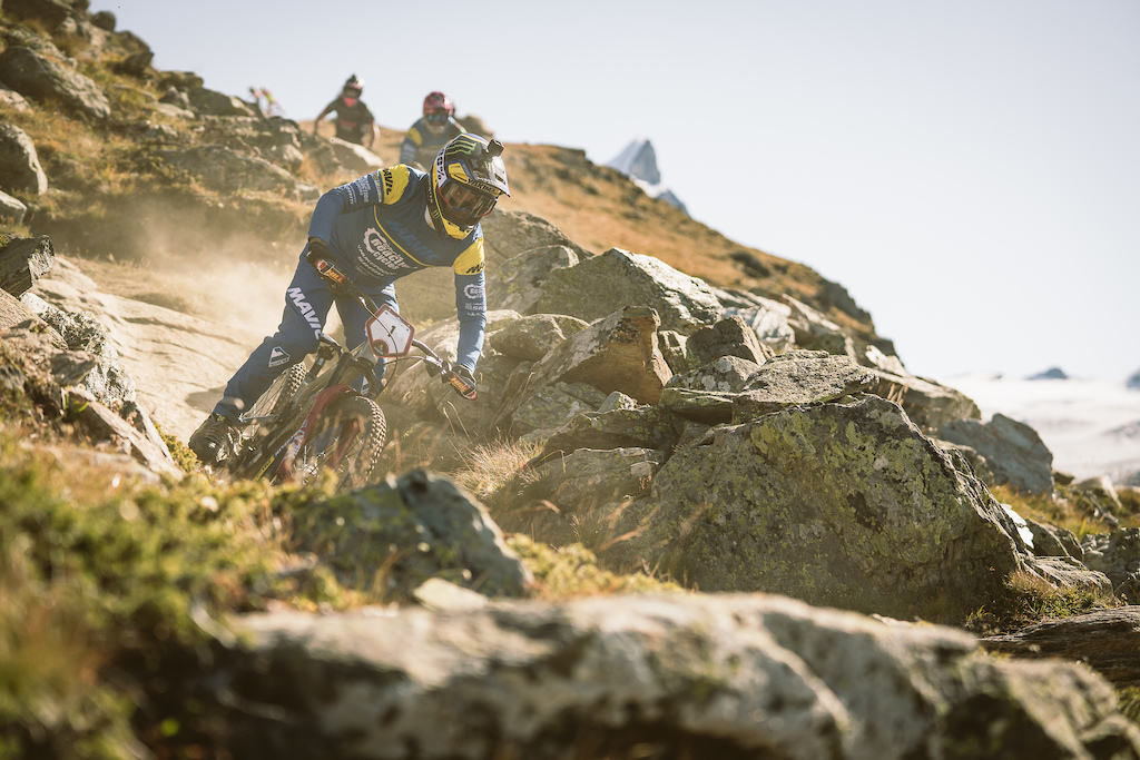 Video: Behind the Scenes of Sam Hill's Historic EWS Title Win - Pinkbike