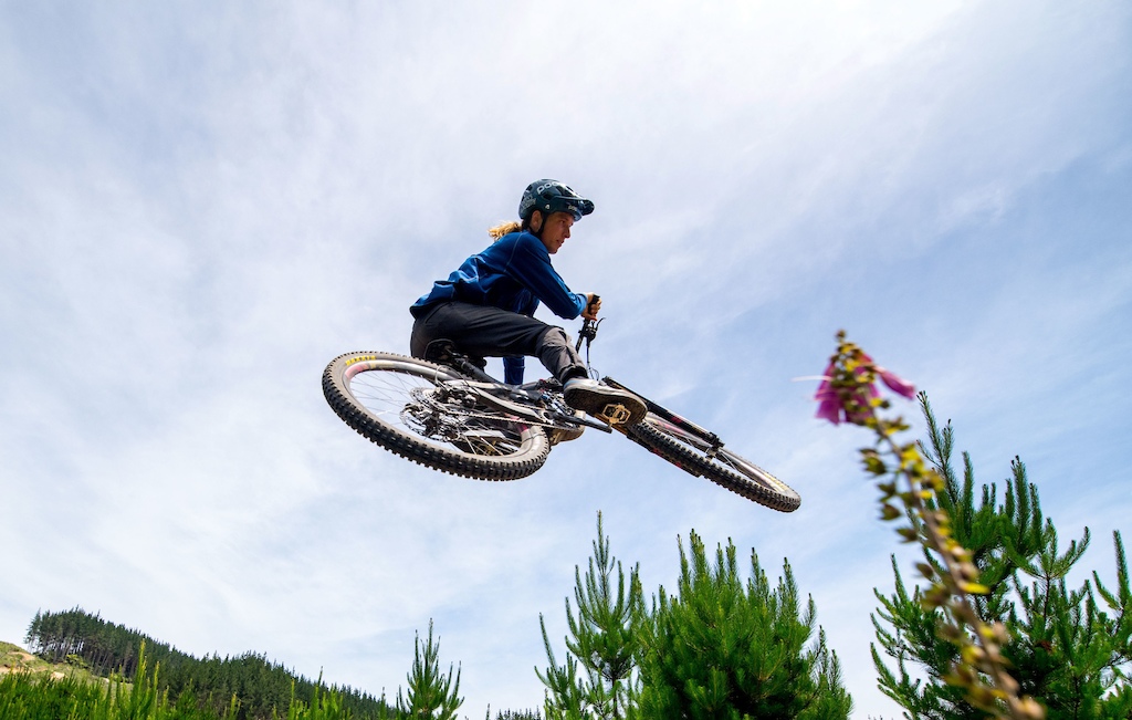 Video: Tracking an EWS Racer's Braking and Suspension Usage - Pinkbike