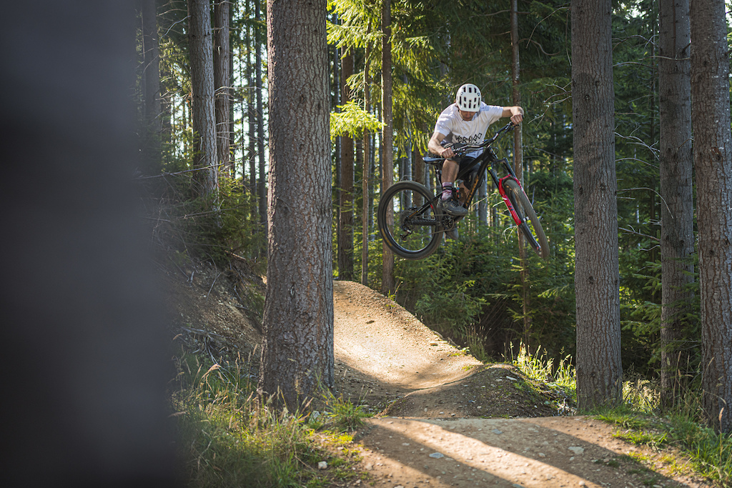 Video: Eddie Masters Takes it Back to the 80s With VHS Tape - Pinkbike