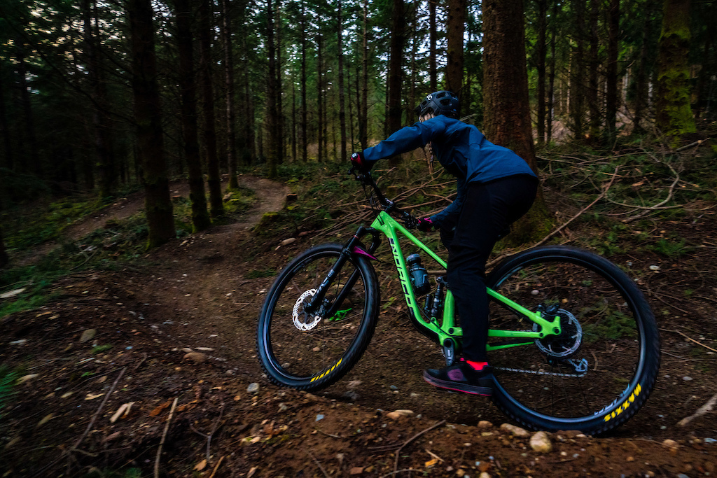 Video: On the Clock with ENVE's New AM30 Wheels - Pinkbike