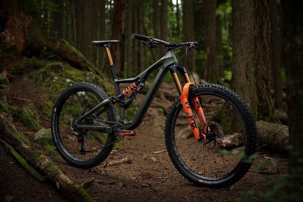 Race Face Announces New Turbine R 35 Wheels - Pinkbike