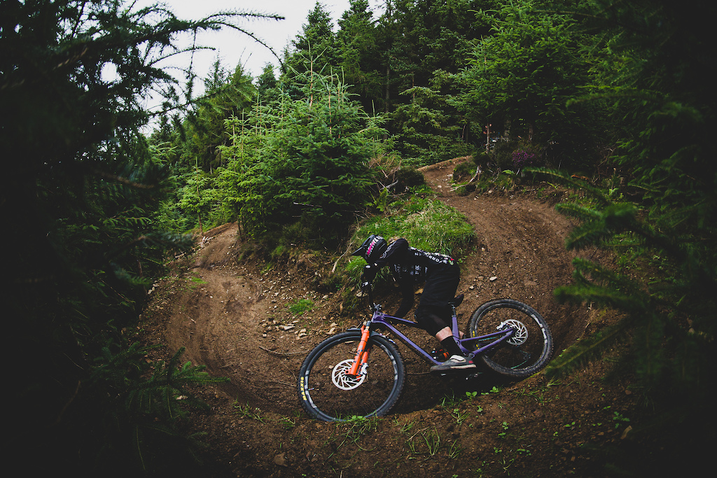 Video: Lewis Buchanan Rides Flat Out on his Local Innerleithen Trails ...