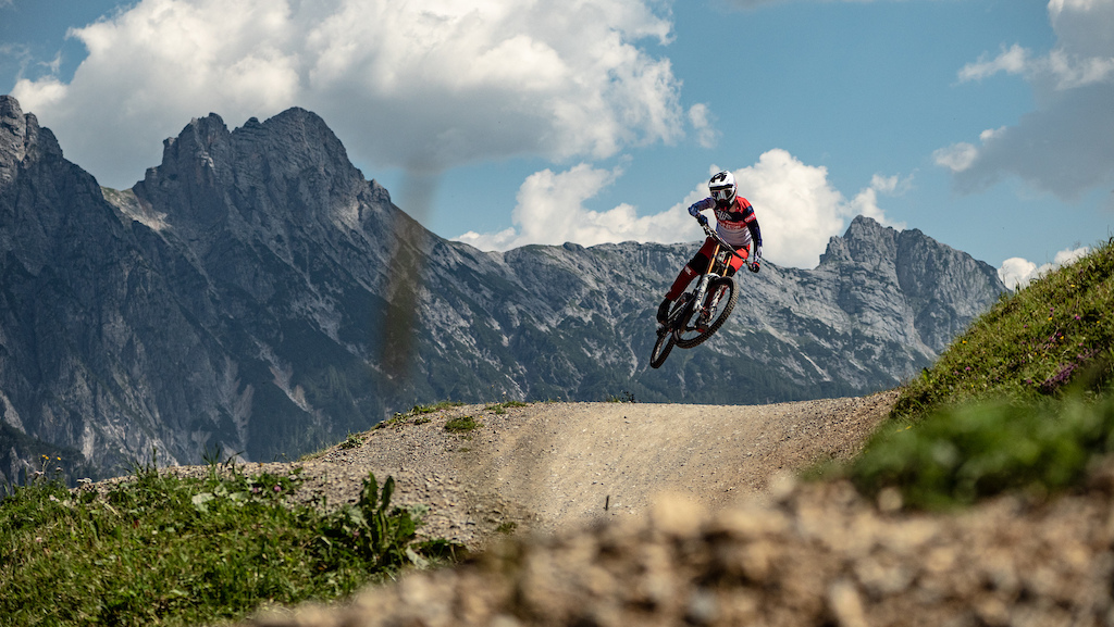 Video: Behind the Scenes of Nina Hoffmann's World Cup Race Season ...