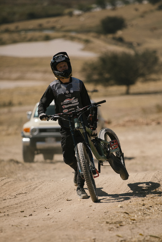 Video: Course Preview & First Hits - Freeride Fiesta 2021 - Pinkbike