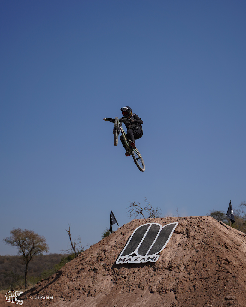 Video: Course Preview & First Hits - Freeride Fiesta 2021 - Pinkbike