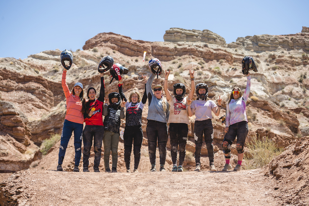 Photo Epic: Women Made Freeride History at Red Bull Formation 2021 ...