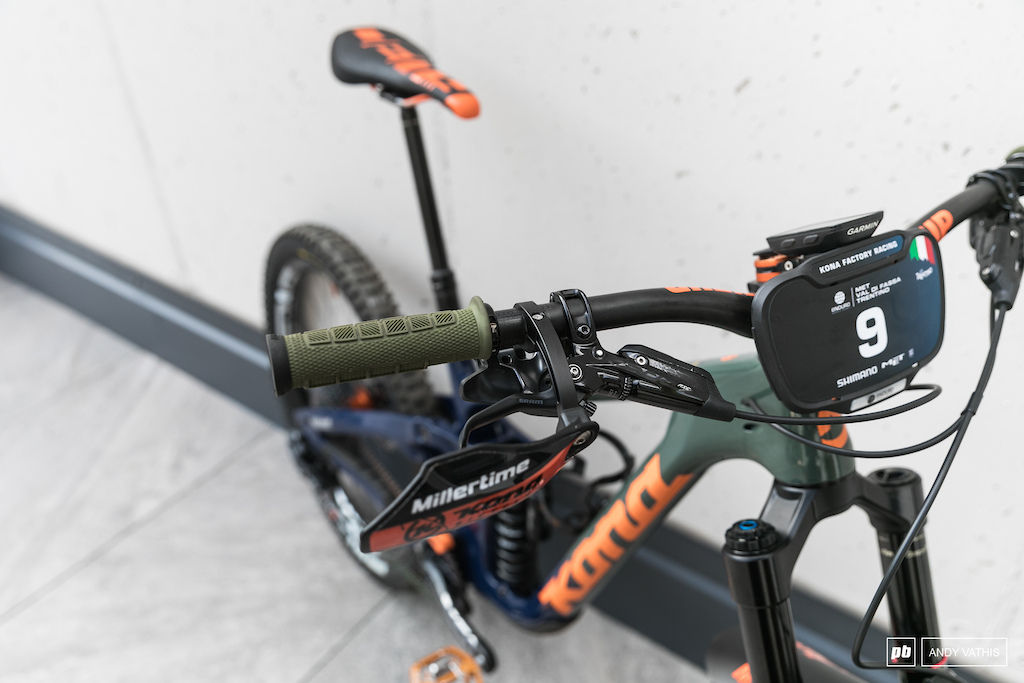 Comparing Miranda Miller & Connor Fearon's Kona Process X Race Bikes ...