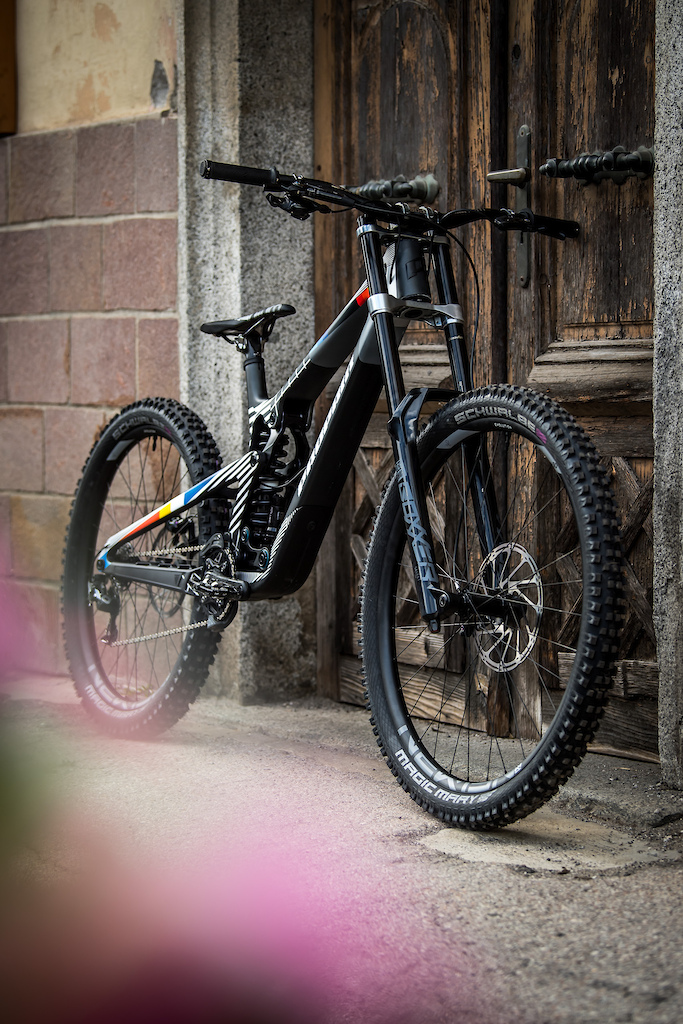 Propain Unveils Custom Painted Rages for World Champs - Pinkbike