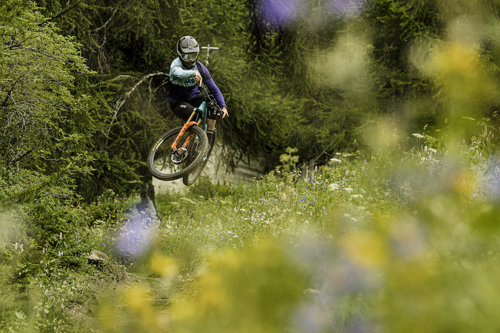 Raphaela Richter Joins the Ibis Cycles Enduro Team - Pinkbike