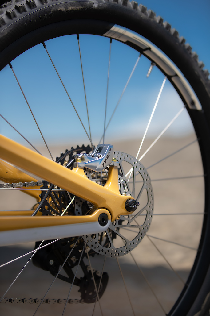 Video: Luca Cometti Builds A Custom-Painted Canyon Spectral 29 - Pinkbike