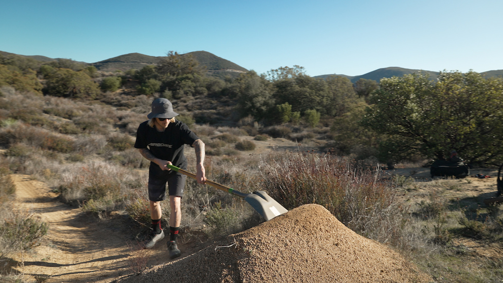 Video: Tommy Zula & Jutt Wood Make the Most of SoCal Dirt Jumping ...
