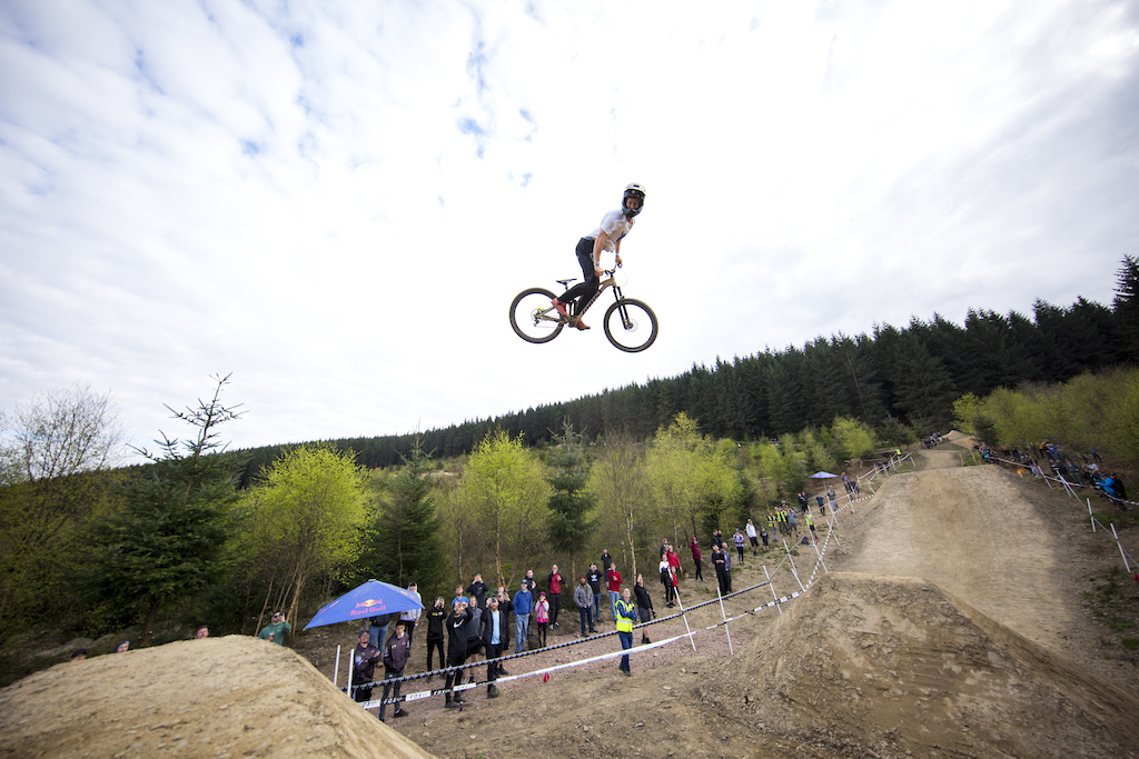 Photo Story: UK Senders Throw Down at Vanta Jam - Pinkbike