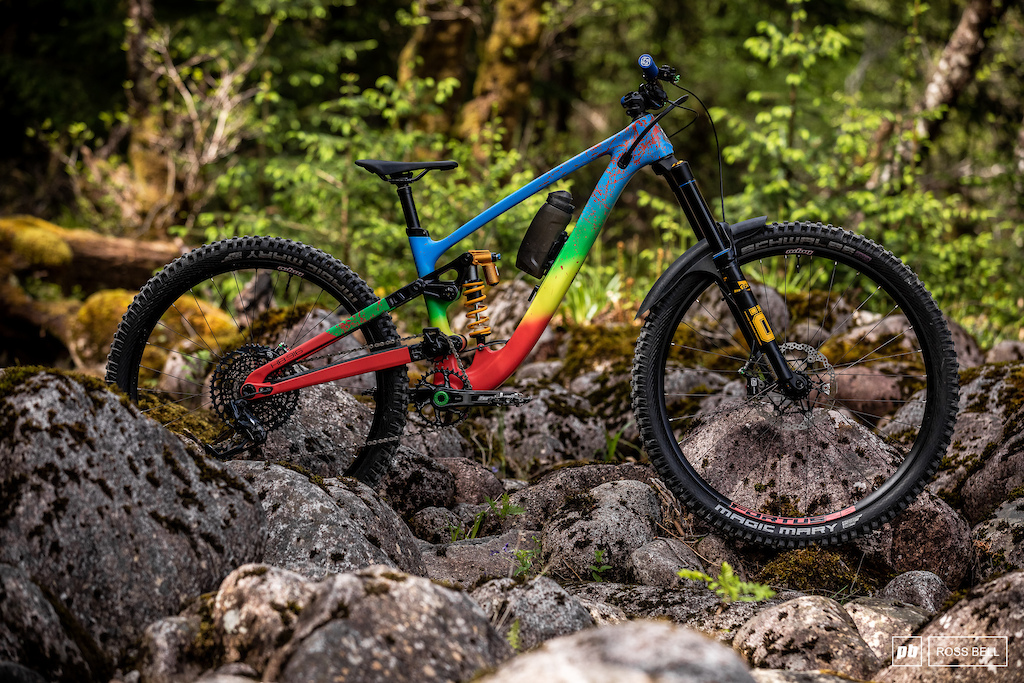 Bike Check: Joe Barnes' Wild-Looking Hope HB916 - Pinkbike