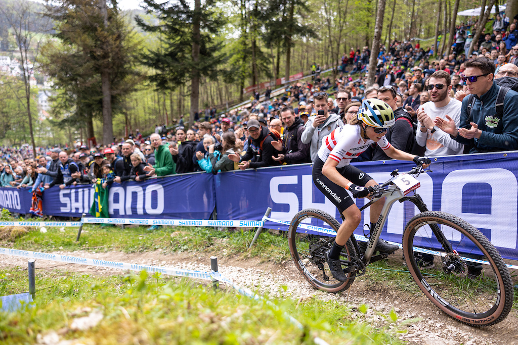 Video: In Between The Races with Mona Mitterwallner - Pinkbike