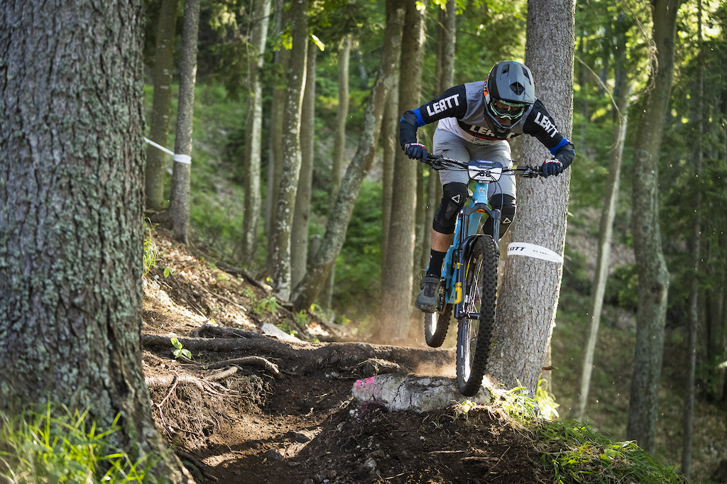 Video: Orange Factory Racing EWS Petzen Jamnica - Pinkbike