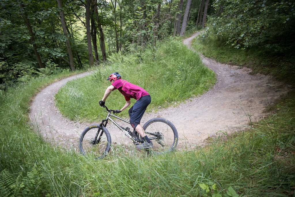 Review: Stanton Switch9er FS Ti-Carbon: A Mixed Material Machine - Pinkbike