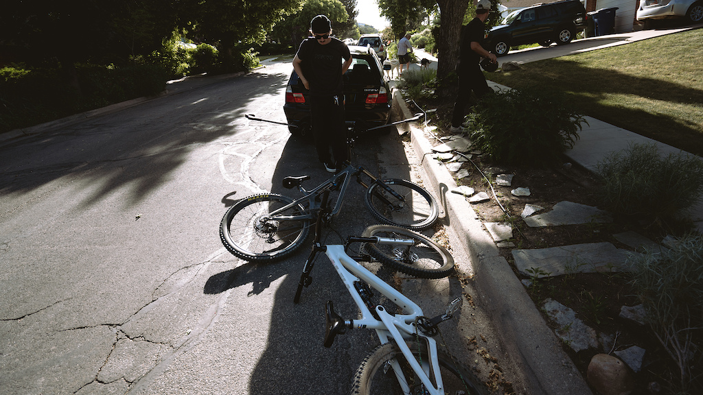 Video: Summer Vibes & Shredding with Bryn Bingham & Warren Kniss - Pinkbike