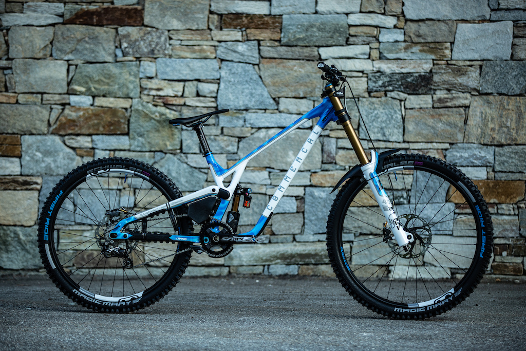 Commencal Shows Off 7 Custom Team Supremes - Les Gets DH World Champs ...