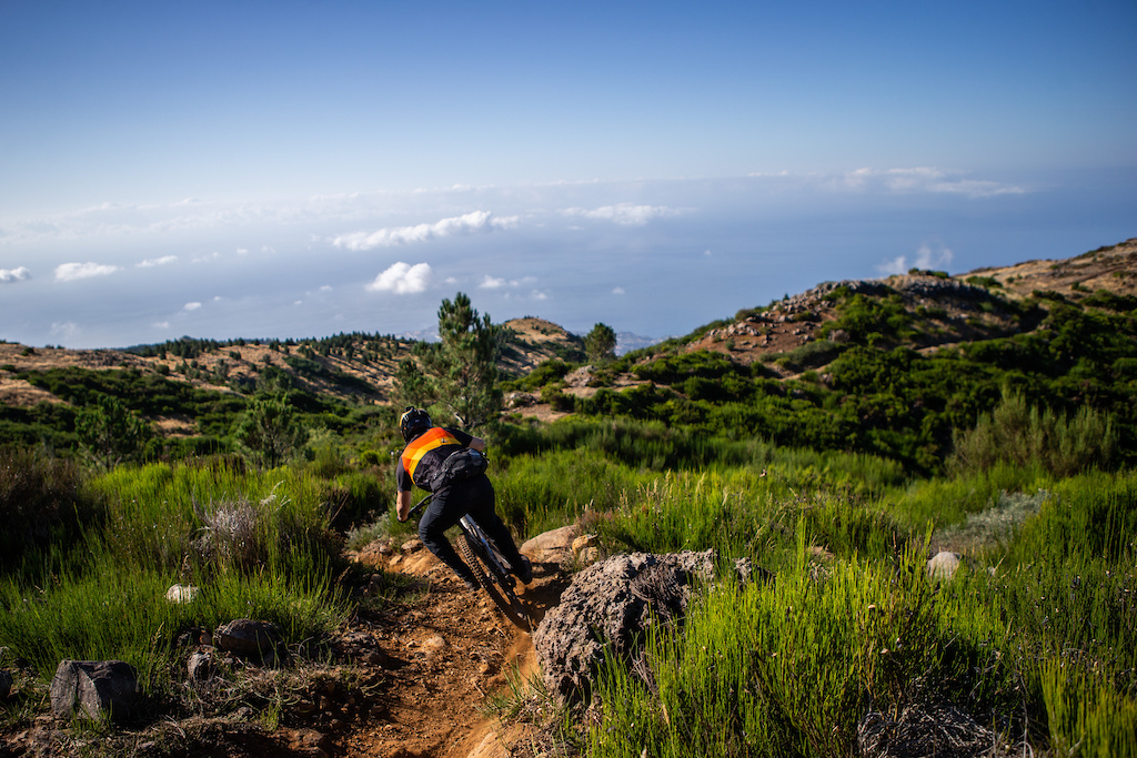 Video: Full Highlights from the 2022 Trans Madeira - Autumn - Pinkbike