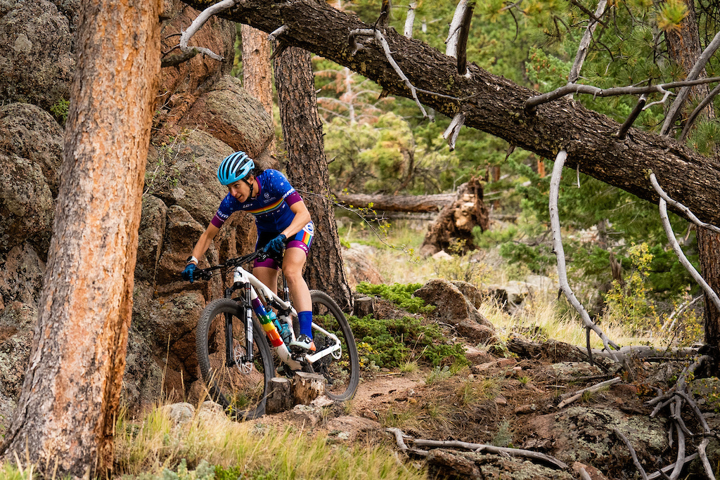 LEA DAVISON’S CUSTOM ALLIED BC40 - Pinkbike