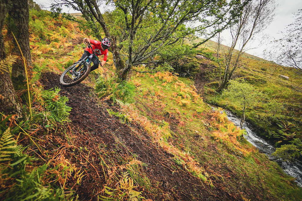 Video: Joe Barnes Rides Hope's New 155mm Crank Arms - Pinkbike