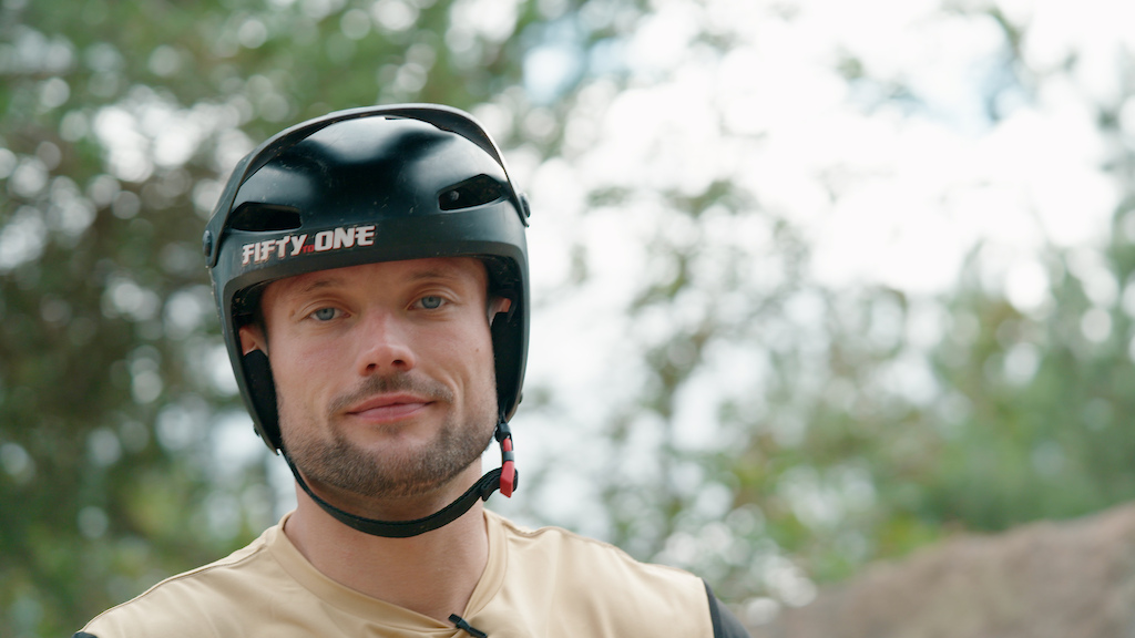 Video: A Ringside Seat for Dan Paley's Dirt Jumping Skills - Pinkbike