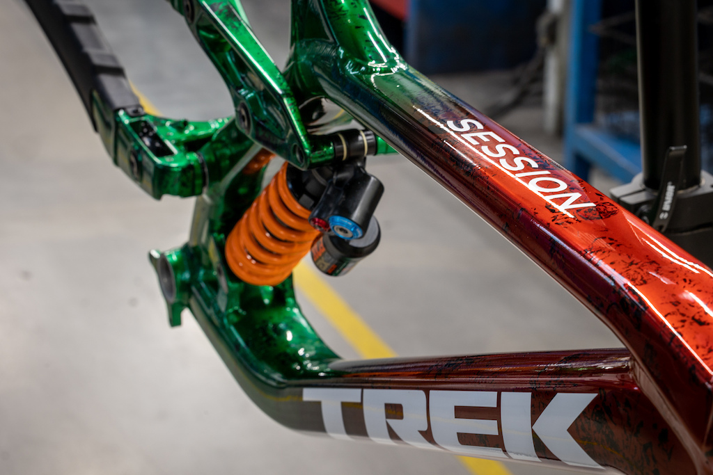 Team Unior-Sinter Factory Racing Back on Trek Bikes - Pinkbike