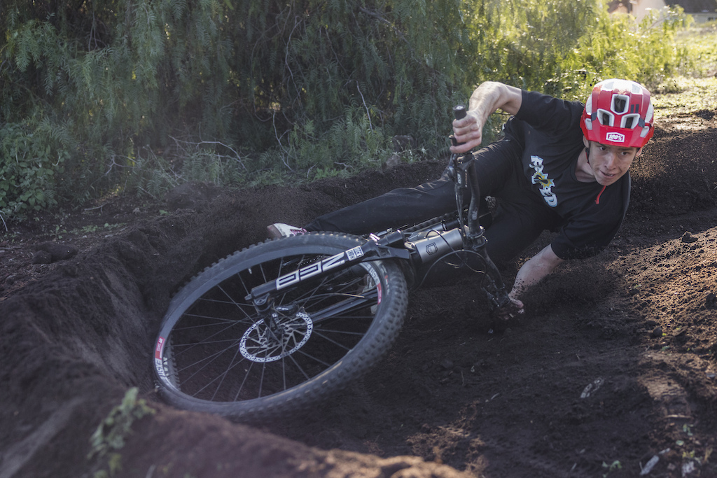 Video: Carving Turns at the Unofficial Rut Track World Champs - Pinkbike