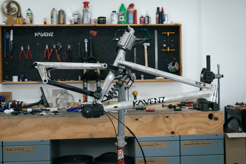 Kavenz Announces Pre-Order Availability For Gearbox Frame - Pinkbike