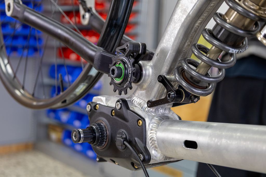 Kavenz Announces Pre-Order Availability For Gearbox Frame - Pinkbike