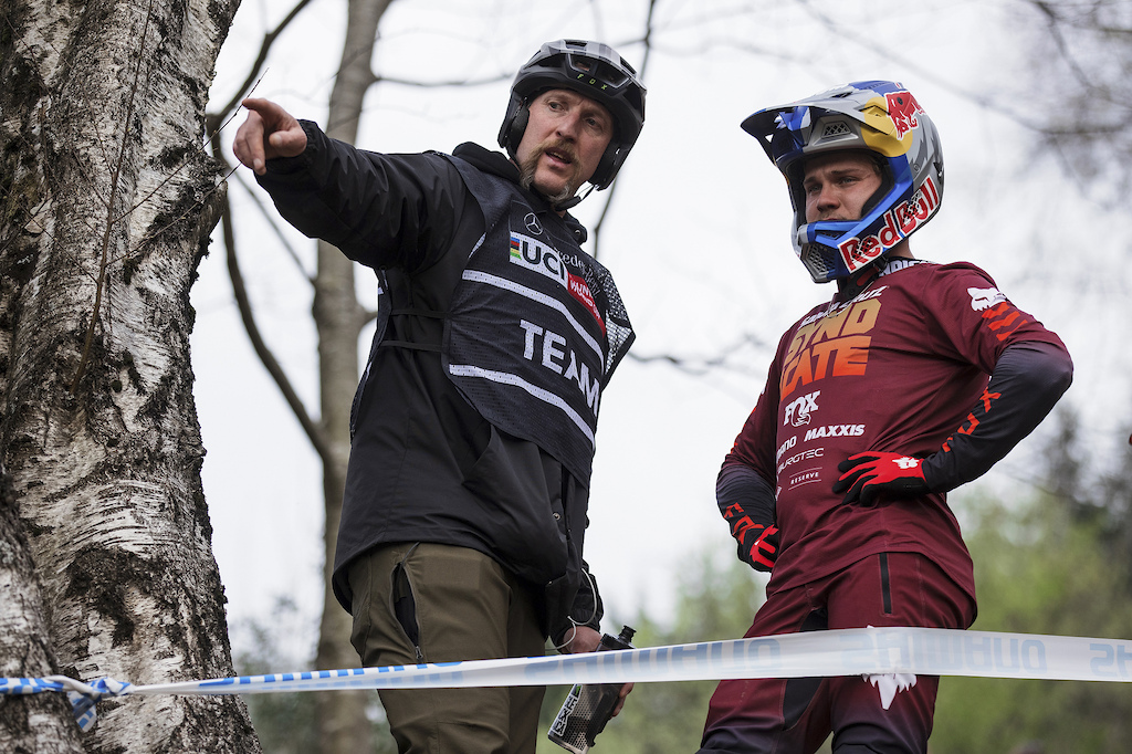 Video: Trackside With the Santa Cruz Syndicate - Pinkbike