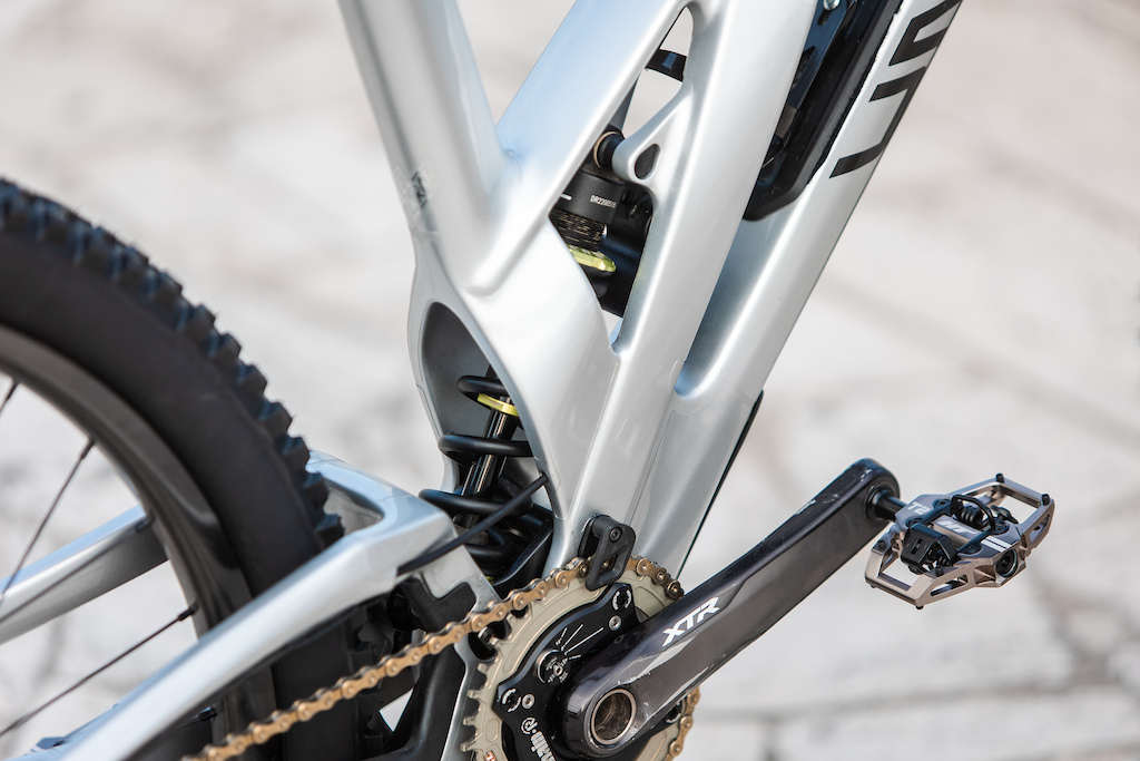 Bike Check: Barča Průdková's Unno Burn Enduro Race Bike - Pinkbike