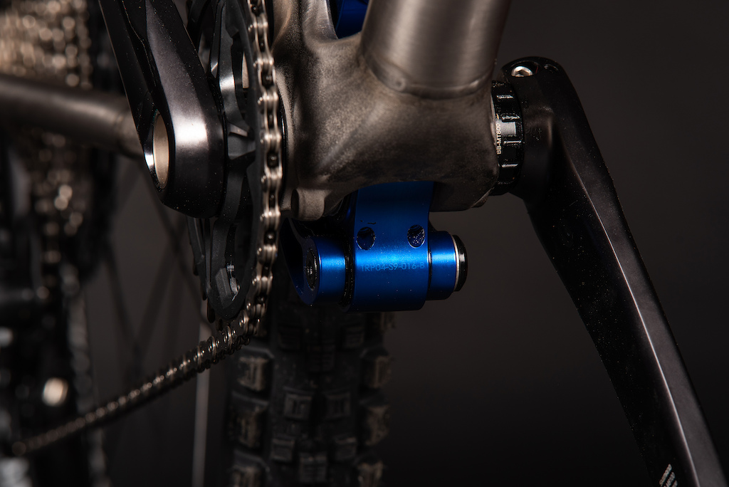 Deviate Cycles' High Pivot Titanium Prototypes - Pinkbike