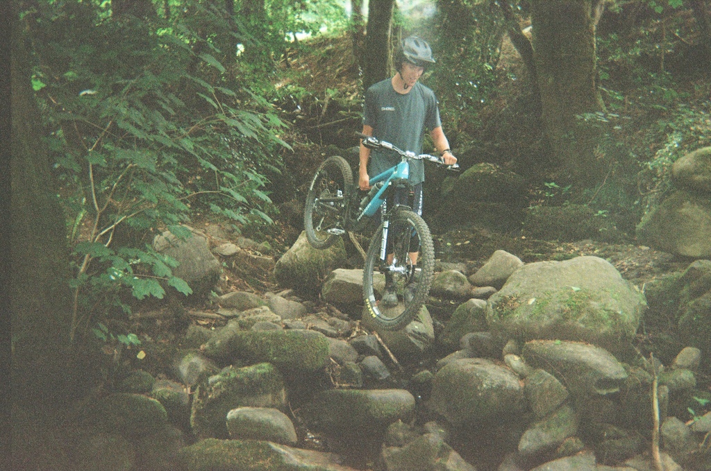 Video: Foot Out Flat Out Drifting with Alex Storr - Pinkbike