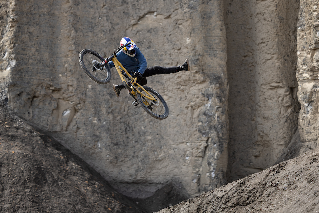 Thomas Genon Off Canyon After 11 Years - Pinkbike