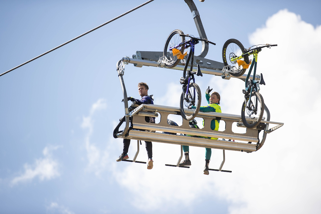 Video: Andorra DH Course Preview with Kye A'Hern & George Brannigan - Pinkbike