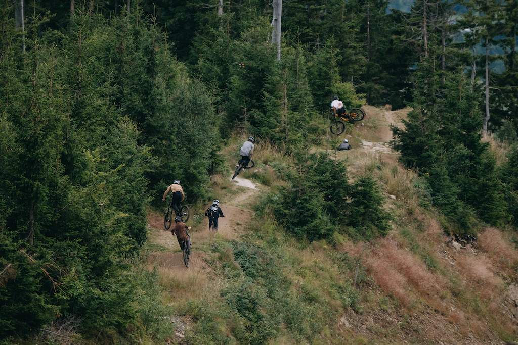 Video: Huge Jumps in Freerider Gathering 'Syndicates' - Pinkbike