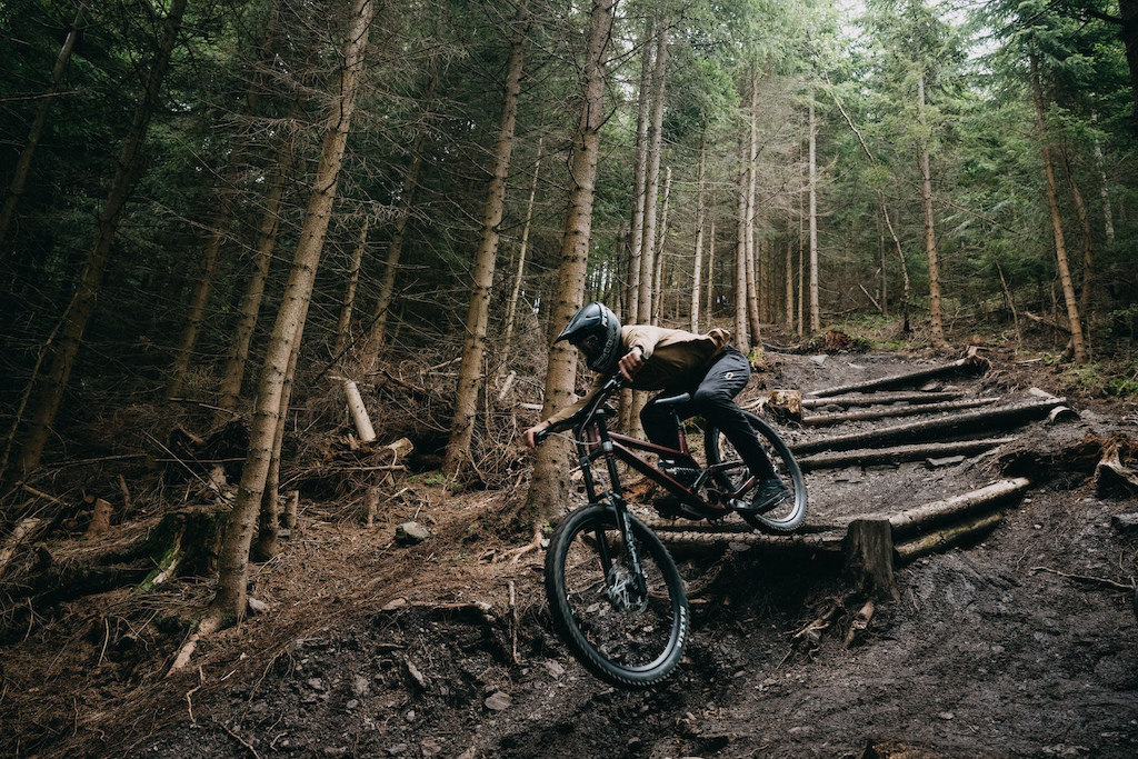 Video: Huge Jumps in Freerider Gathering 'Syndicates' - Pinkbike