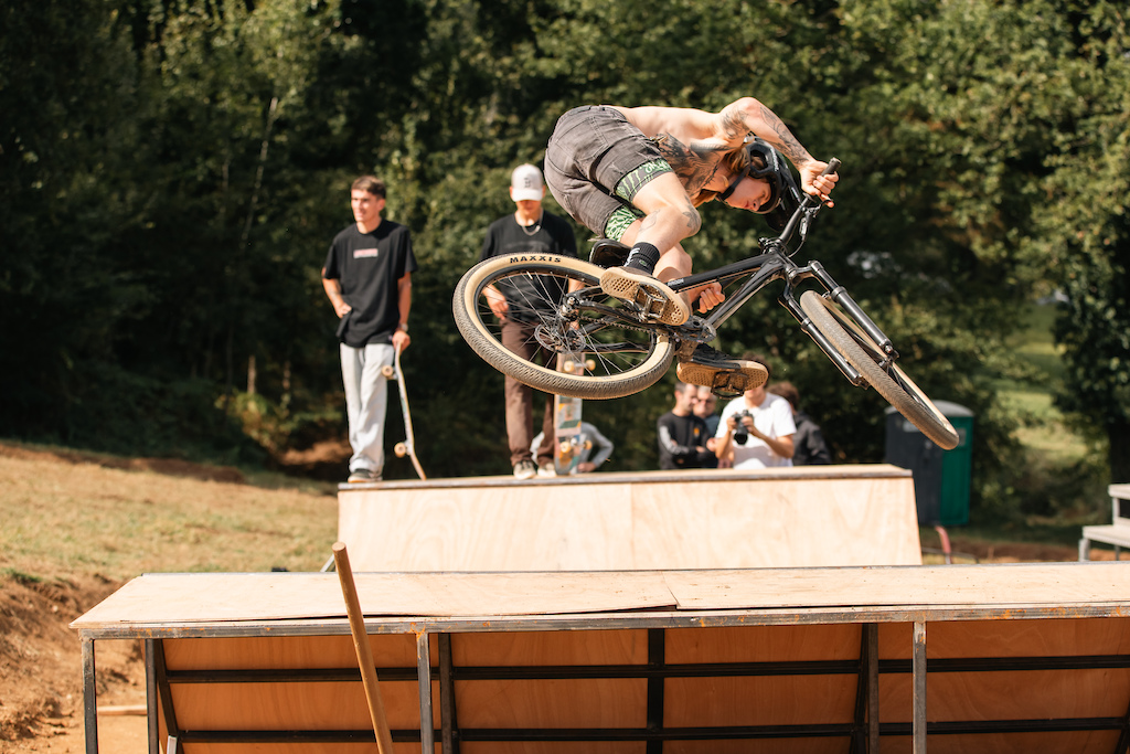 Photo Story: Backyard Battle - Couderc Edition - Pinkbike