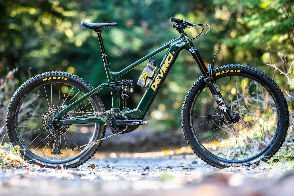 Review: Commencal's Meta Power SX Signature Packs a Punch for the Price ...
